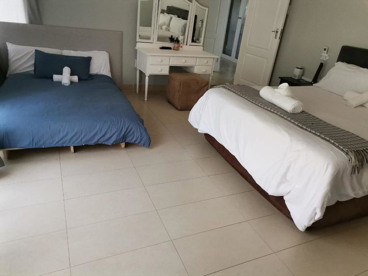 Megs Guesthouse - Dolphin Coast