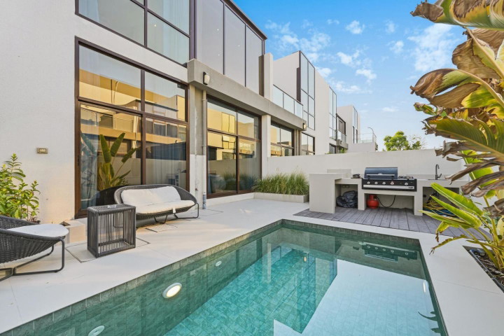 Luxury 5br Townhouse With Private Pool, Mbr City - 두바이