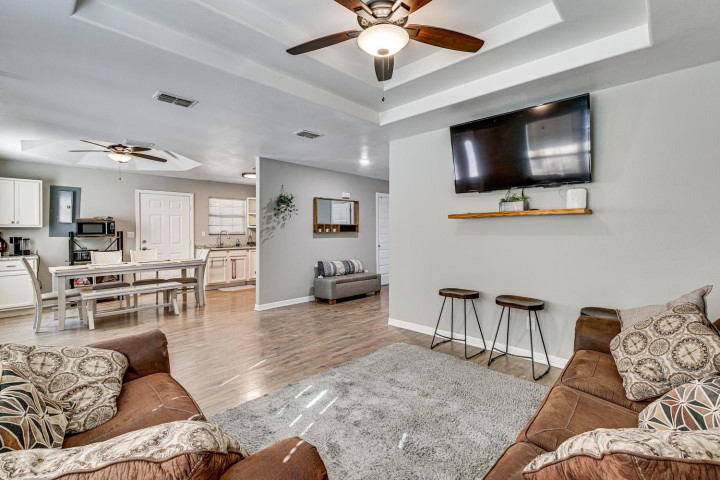 Patio W/ Built-in Fire Pit! Cozy Mission Gem - Mission, TX