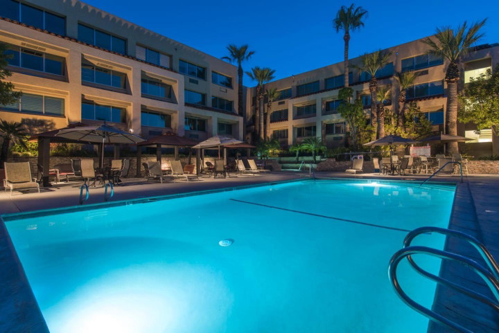 Grand Vista Hotel - Agoura Hills, CA