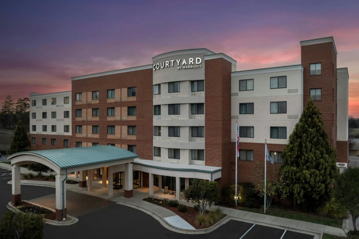 Courtyard Greensboro Airport - High Point, NC