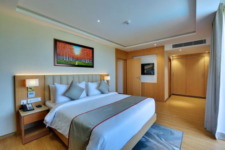 Clarion Hotel Bangalore - Bangalore