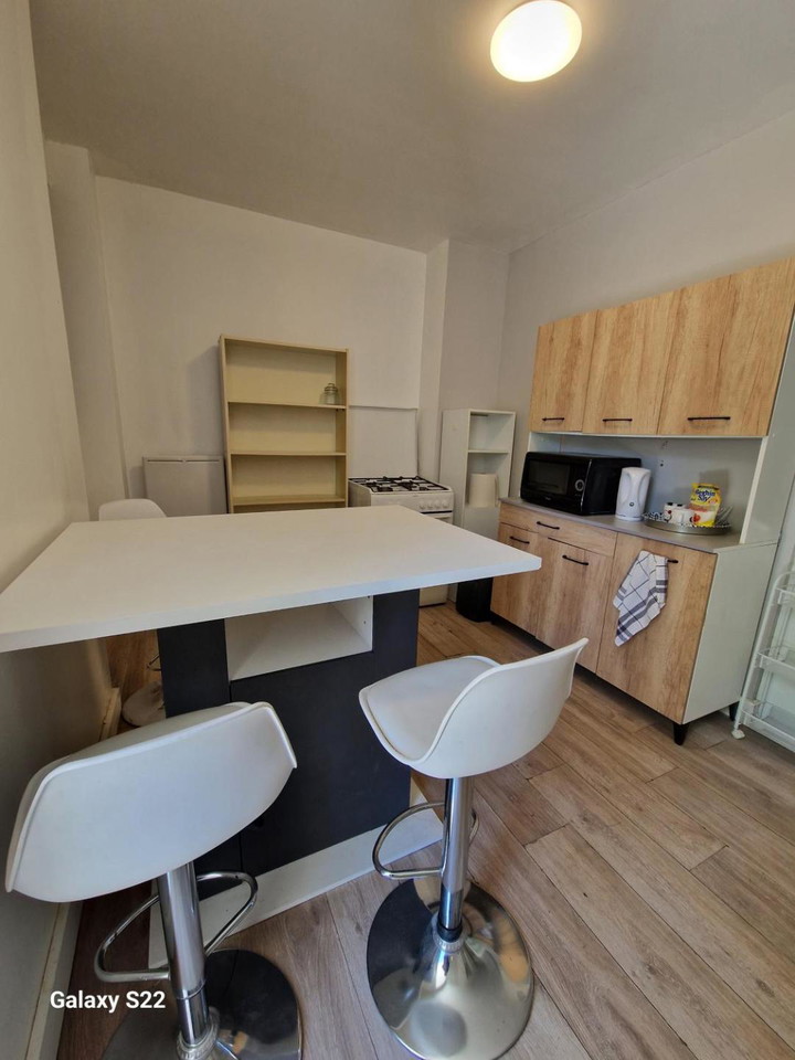Quiet Two Bedroom Apartment Which Is Accessible And Convenient In The Centre Of Gap - Gap