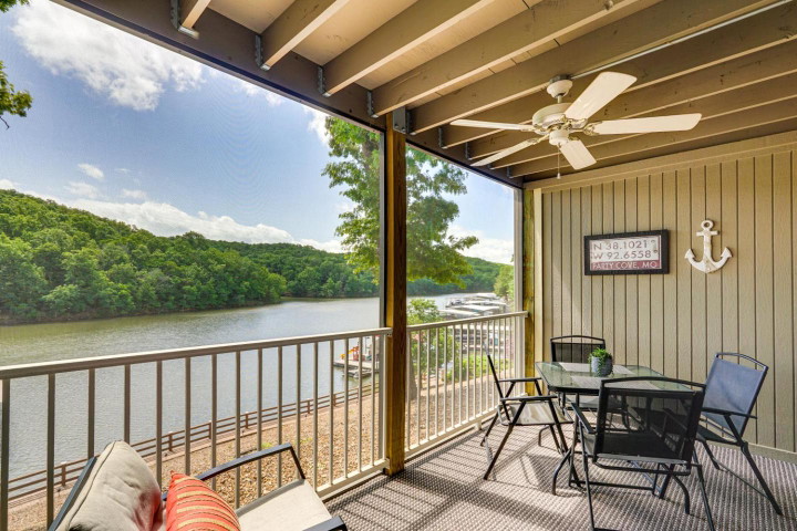 Lake & Pool Access: Lazy Days Condo W/ Balcony! - United States
