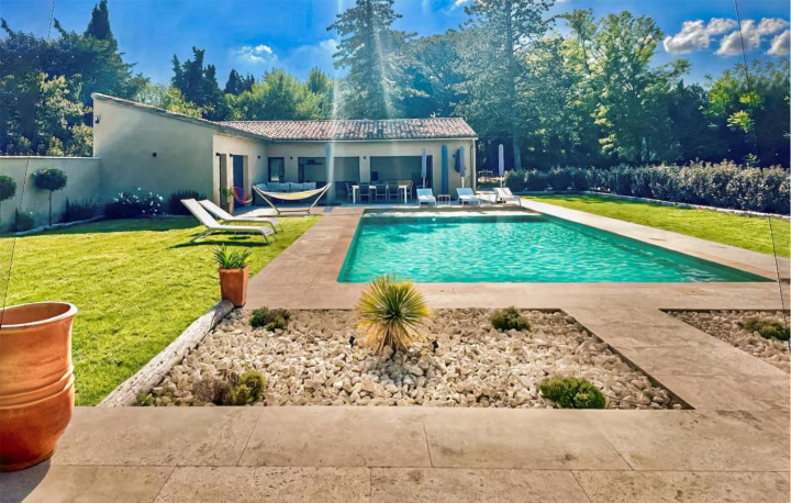 Gorgeous Home In Noves - L'Isle-sur-la-Sorgue