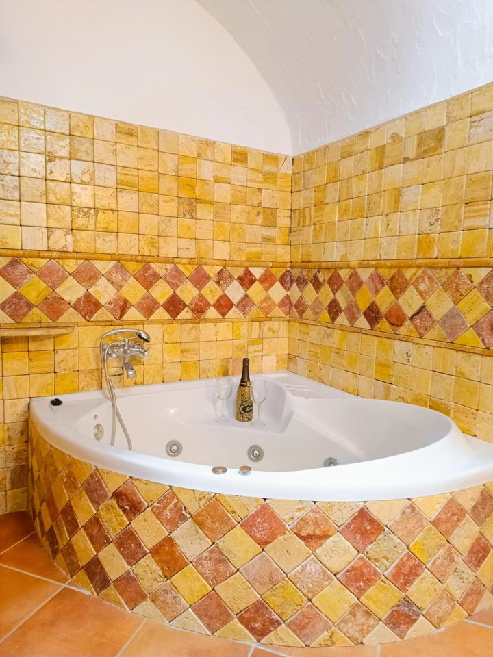 Casa Cueva The Exclusive Royal Andalusian Cave - Guadix
