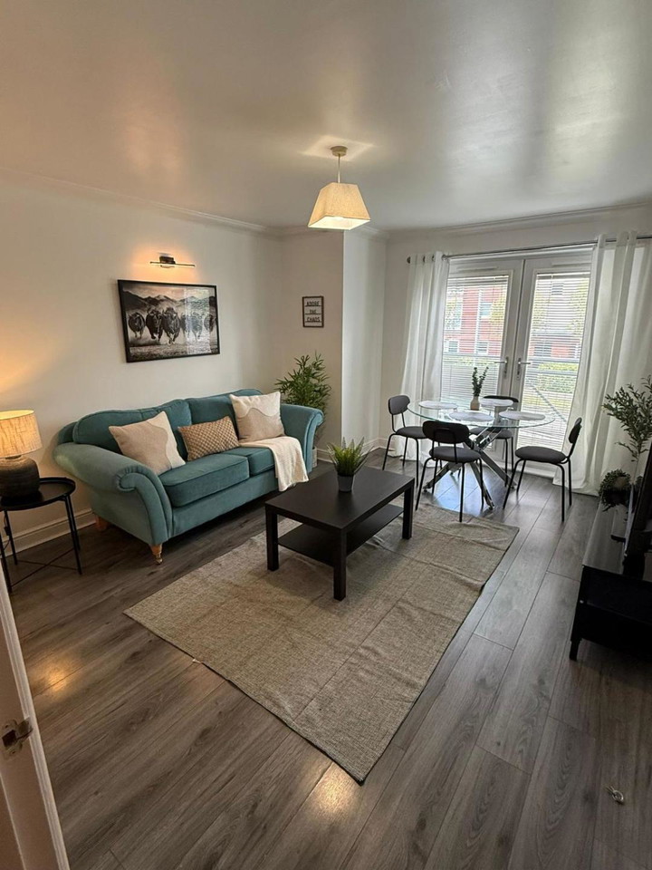 Modern 2-bed Near Braehead - Glasgow