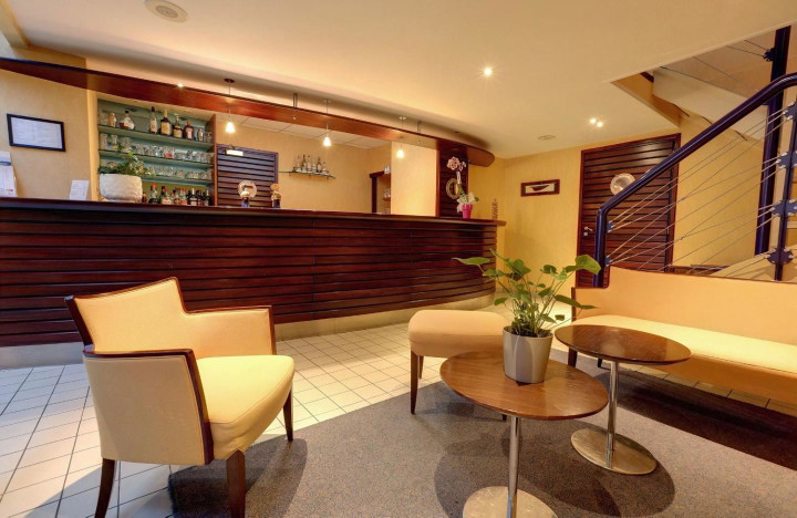 Hôtel Restaurant L'hirondelle - Malo-les-Bains