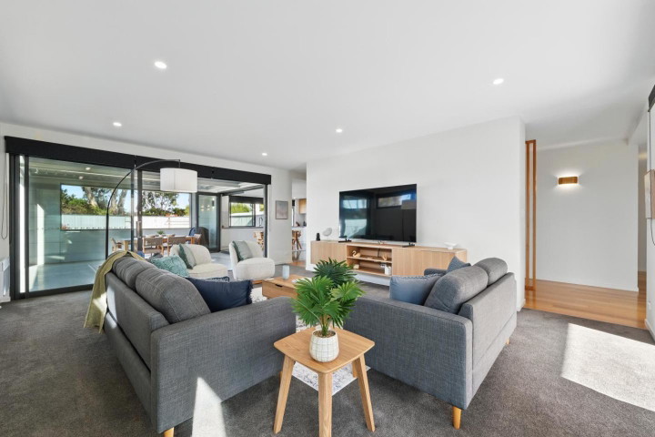 Beautiful Balook - 3 Bedroom Beach House - Hobart