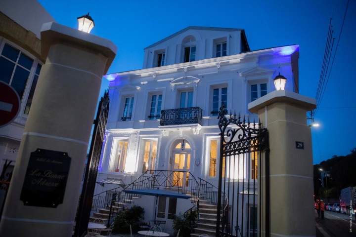 Hotel De Charme La Bonne Adresse - Logis Hotels - Honfleur
