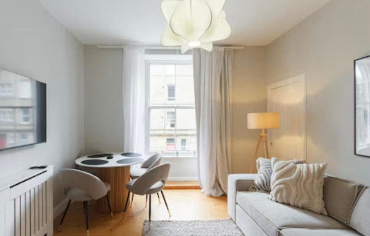 Cosy Stylish Edinburgh City Flat - Pass The Keys - Edinburgh