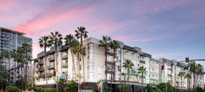 Marina Luxe 2br Retreat With Parking - Los Angeles