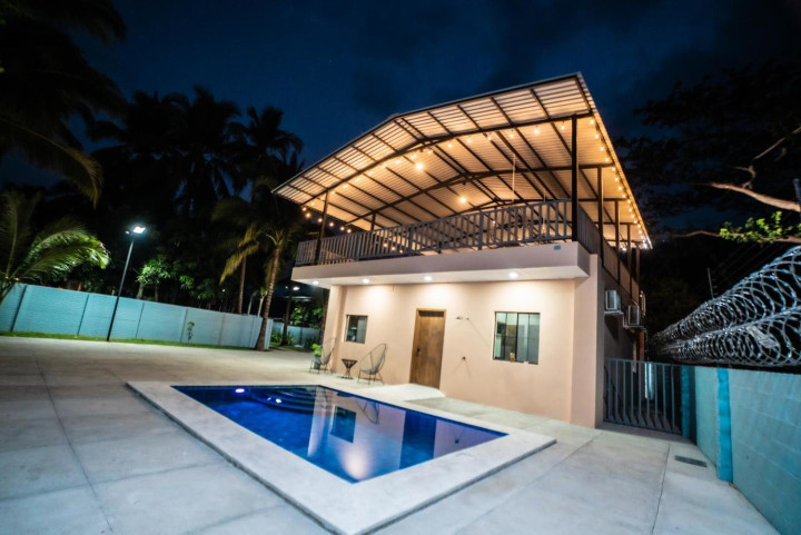 The Black Bear House 2 - Playa San Diego - El Salvador