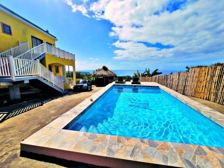 Desired View - Sainte-Lucie