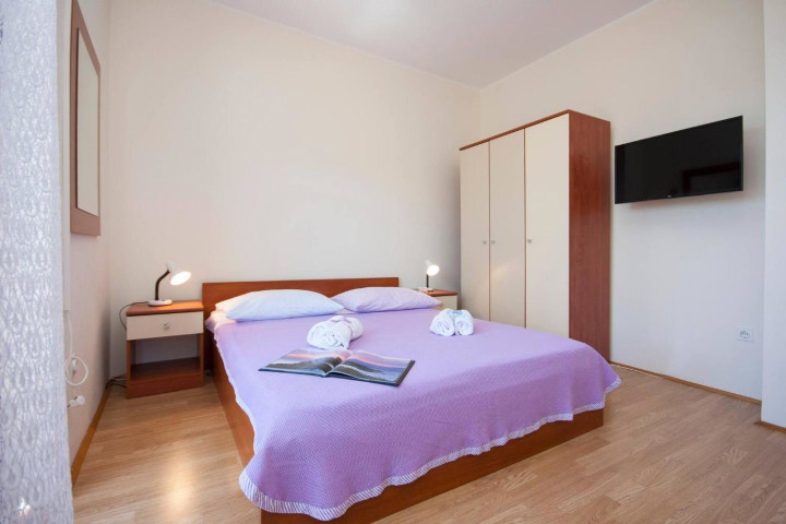 Family Apartments & Rooms Mikelin - Primošten