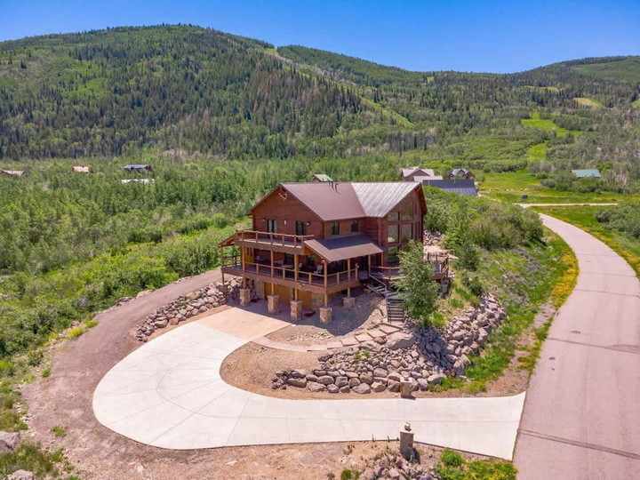 Ski And Ride Mountain Haus - Hot Tub, Fire Pit, Game Room & Deck - Mesa, CO