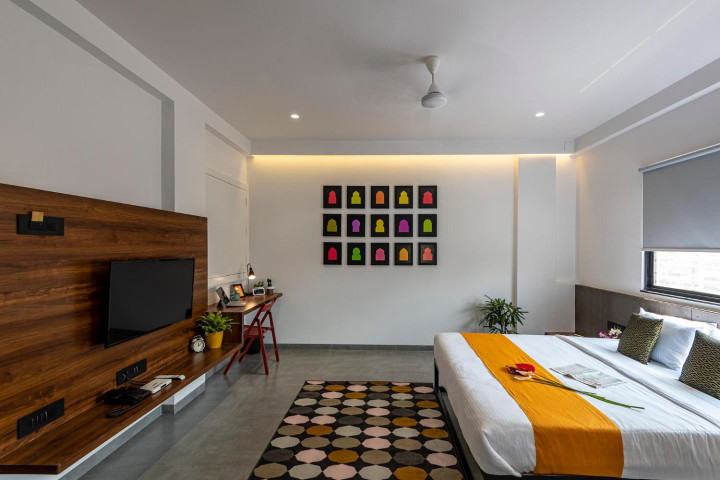 The Cult Stay - Solapur
