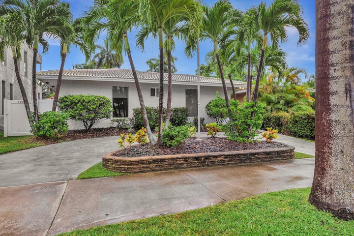 Supervilla - 3br/2ba - Pool - Walk To Beach - Miami Gardens, FL