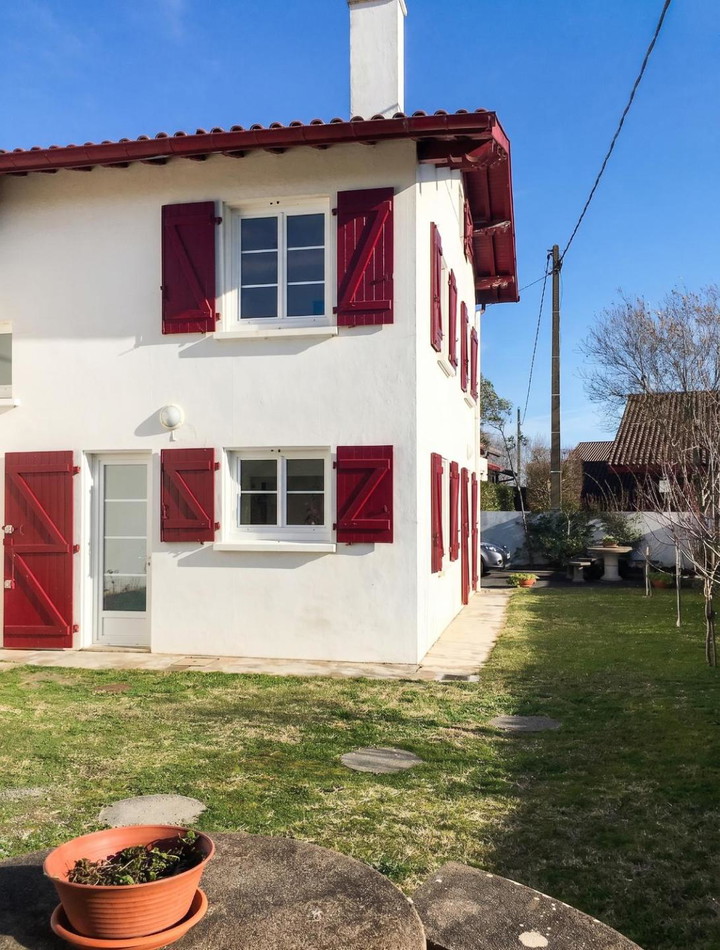 Charmante Maison à Arcangues Avec Vue Sur Les Montagnes - Espelette