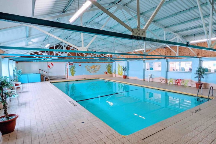 Immaculate Gower Getaway With Pool & Facilities - Wales
