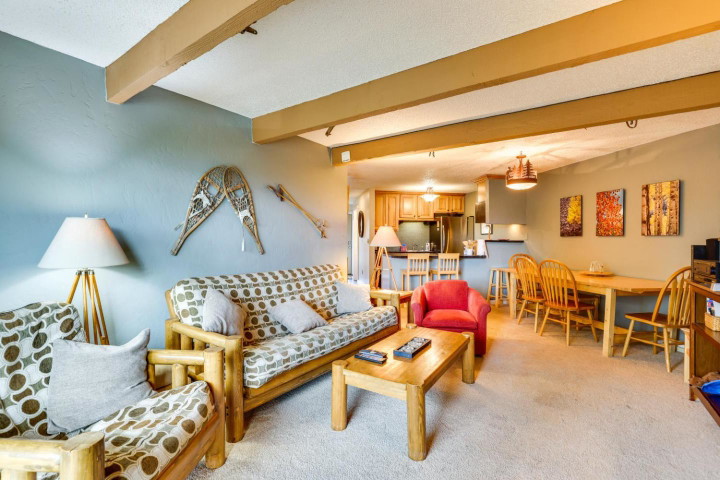 Silverthorne Condo W/ Lake Views: 10 Mi To Skiing! - Silverthorne, CO