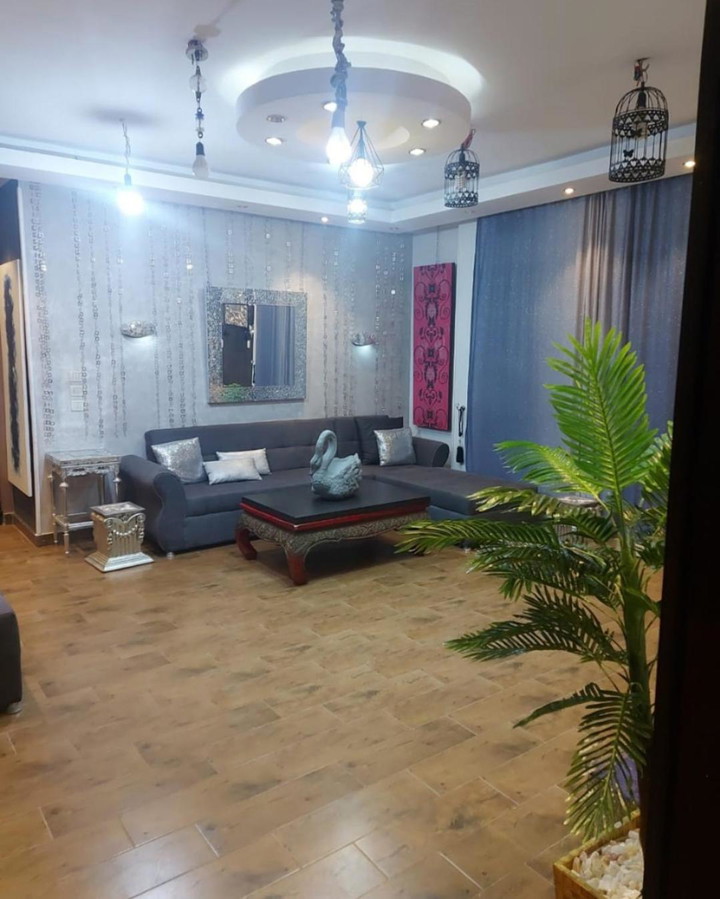 Charming Ground Floor Apartment In Dokki - Cairo