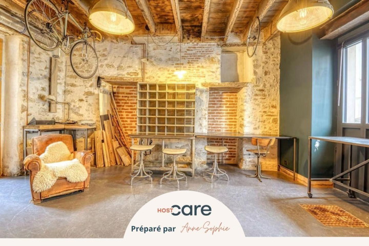 Maison Unique Dans Ancien Bar Rénové - Rezé