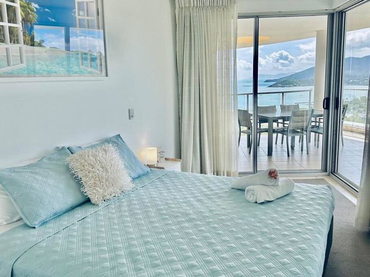 Views At 22, 2 King Beds, Ocean Views, Pool - Airlie Beach