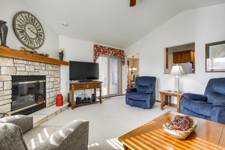 'Pattie's Other Place' - Indoor Pool Access! - Door County, WI