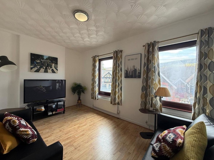 The Old Butchers Flat, Valleys Base, Sleeps 4 - South Wales