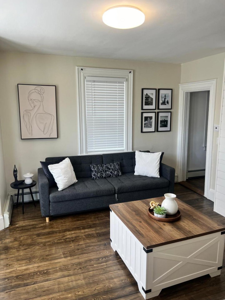 2 Br Hyat Home First Floor - Warwick, RI
