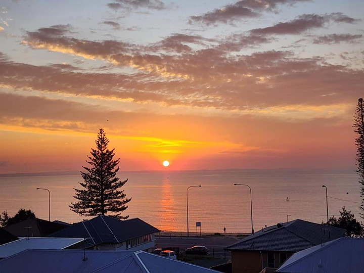 Coastal Comfort Walk To Beach - Redcliffe