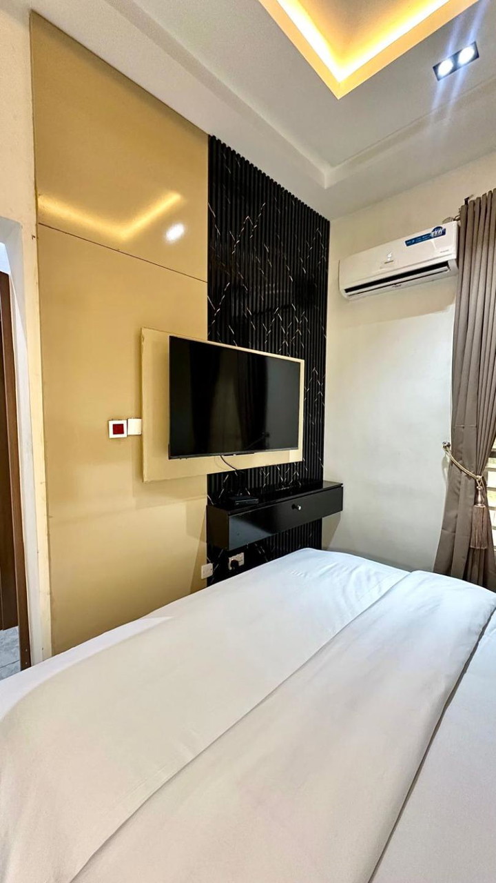 Leria Living Tastefully Furnished Studio Room ,Wuse 2 - Abuja