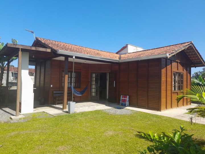 Casa Colonial Em Guaratuba, Próximo A Praia - Guaratuba