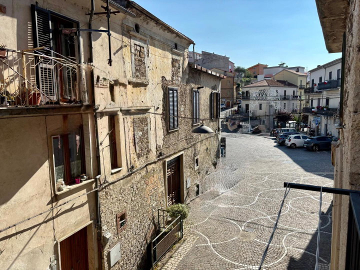 Casa Valente, Affaccio Sulla Piazza Carpinone - Molise
