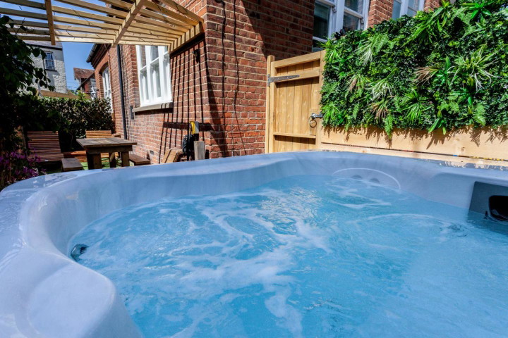 1 The Old Schoolhouse For 5+cot; Hot Tub, Parking, Pets - Canterbury