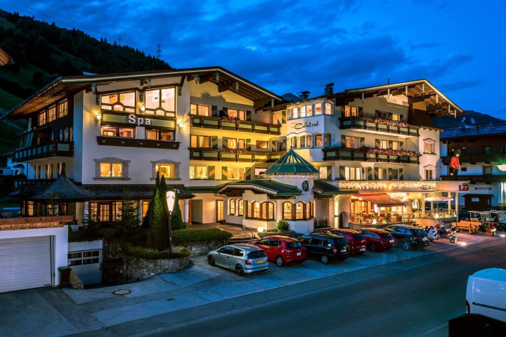 Hotel Central Bar & Restaurant - Gerlos