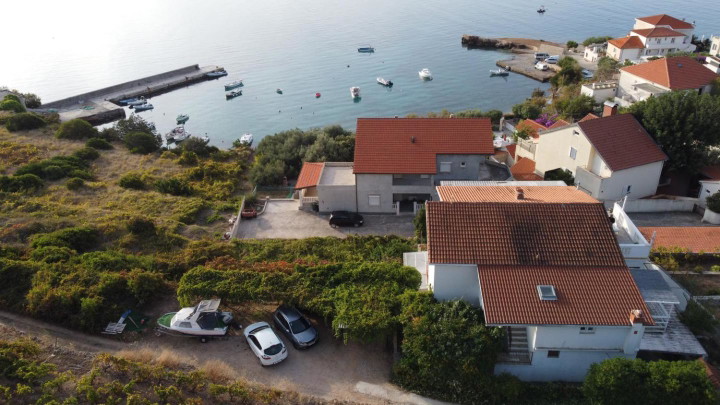 Apartmani Marijan Zavala-prizemlje - Jelsa