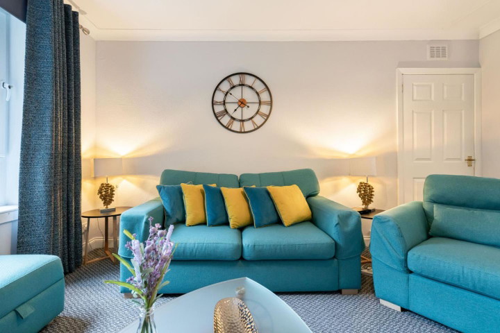 Ground-fl Two Bedroom Apartment In Bridge Of Allan - Dunblane