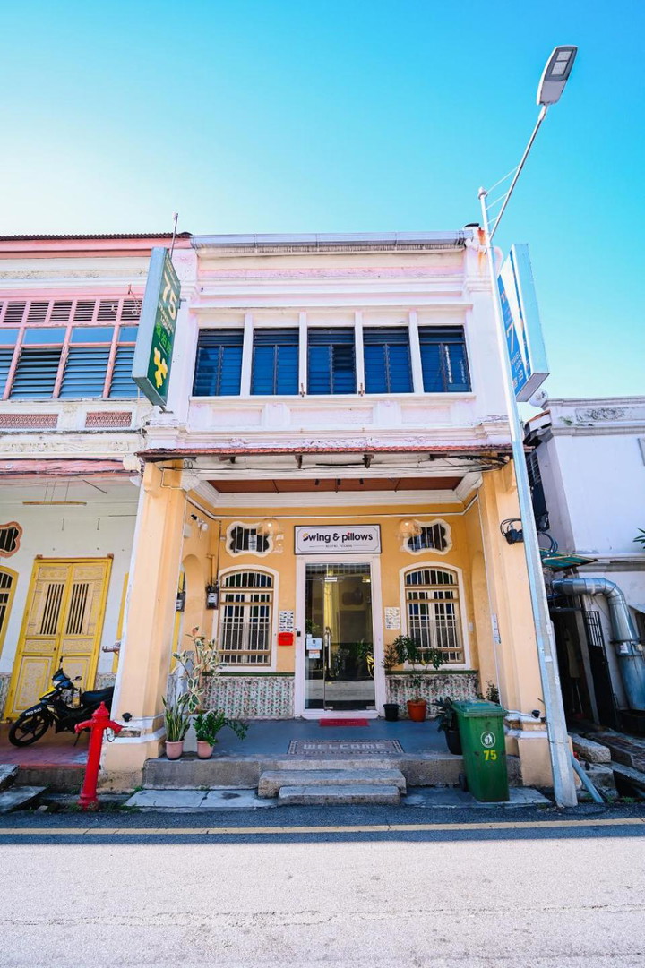 Swing & Pillows - 75 Chulia St, Georgetown Penang - Kedah