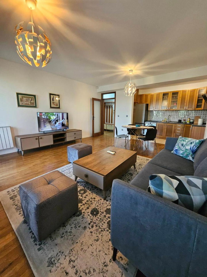 Lovely Square Apartment Purple Velvet 43 Macedonia Stree - Skopje