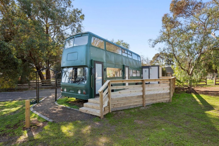 Bus Life Sleep Play & Farm Views - Bannockburn, Australia