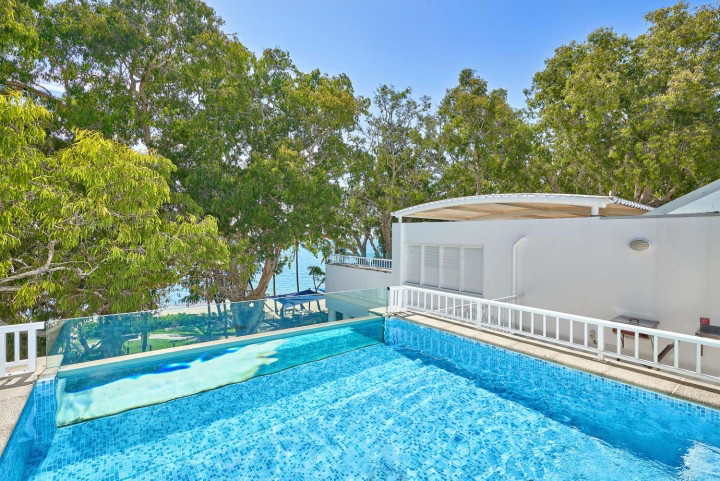 Oceanfront Penthouse Apartment Beach Club Palm Cove - Cairns