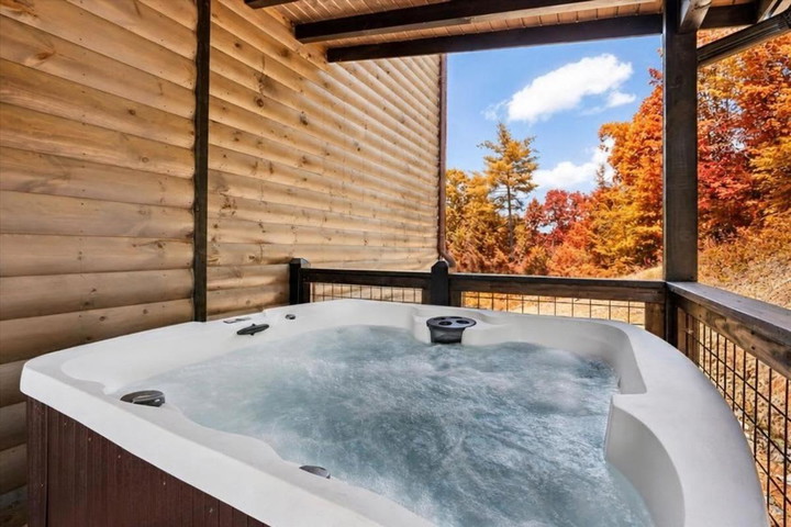 Villa De Luxe By Beyond Expectations W Pool - Pigeon Forge, TN