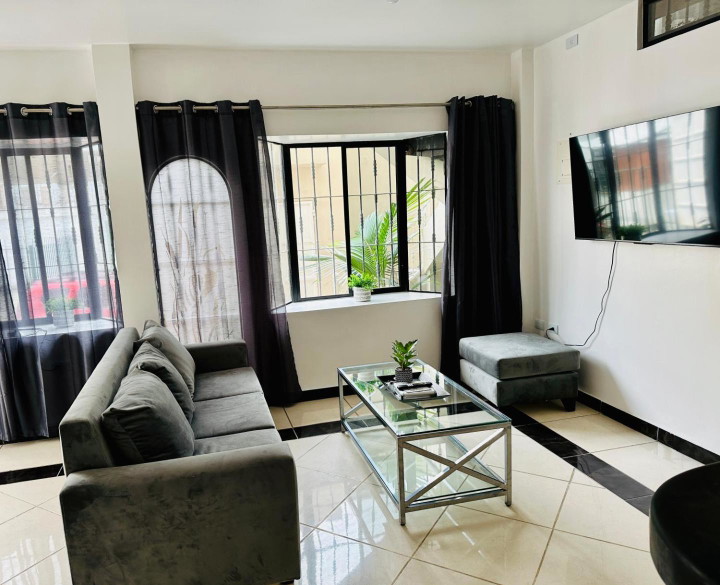 Comfortable 3-bedroom Apartment, Close To The American Consulate - 厄瓜多