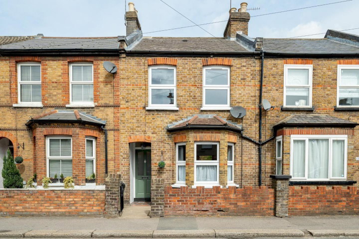 Beautiful Newly Refurbished Victorian Townhouse - Pass The Keys - Bracknell