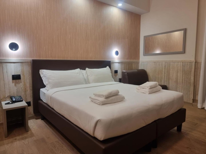 Hotel Pyramid - Ciampino
