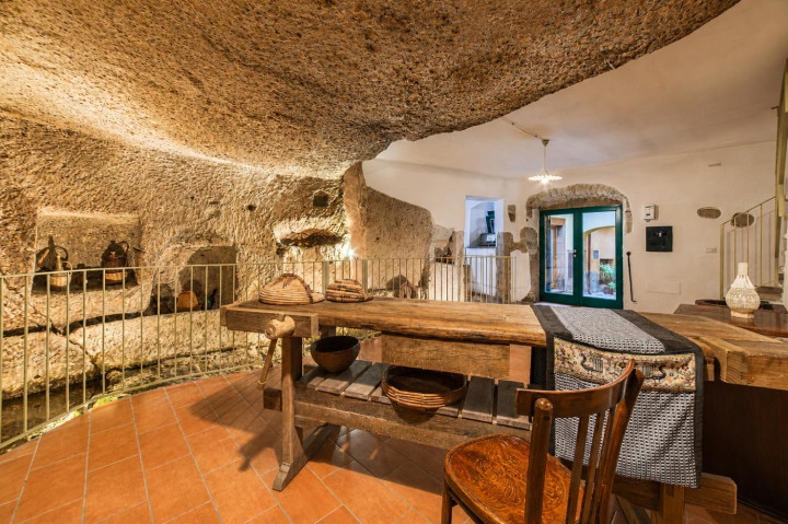 Sardinian Gallery Fonte - Bosa
