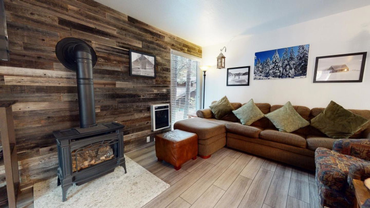 Mammoth Estates Condo - Free Parking & Pet Friendly - Mammoth Mountain, CA