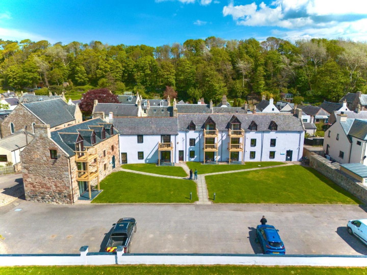 Dolphin Bay Suites - Escocia